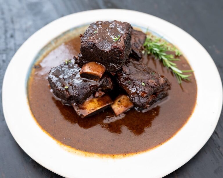 Red Wine-Braised Beef Short Ribs and Vegetables Recipe
